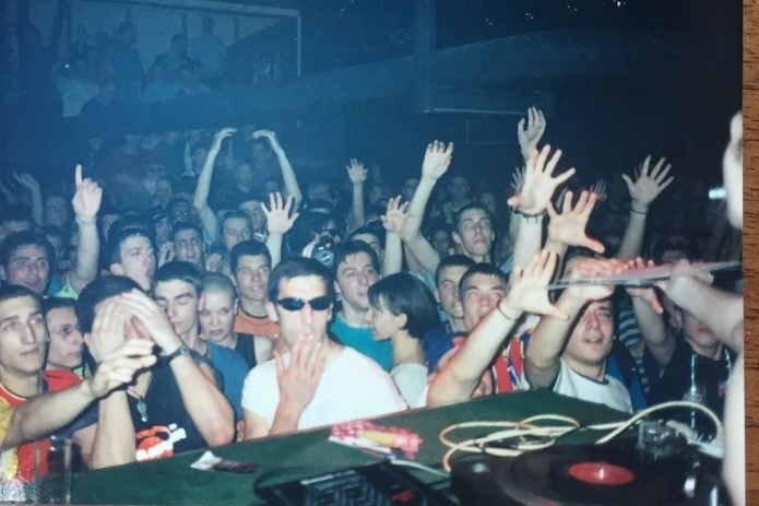 DJ S.T.R.O.B., početak kluba Industrija, techno scene i beogradske rejv ...